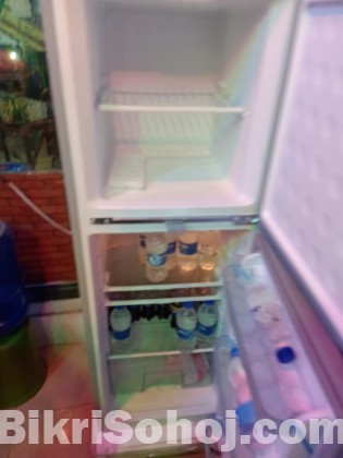 Home Appliances : Singer Freeze | Chattogram | BikriSohoj.com