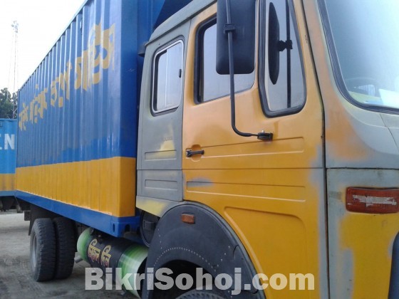 Trucks, Vans & Buses : Cover van | Dhaka | BikriSohoj.com